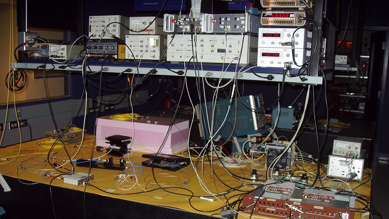 Engineers just pushed a single optical fiber past 1 million gigabits ...