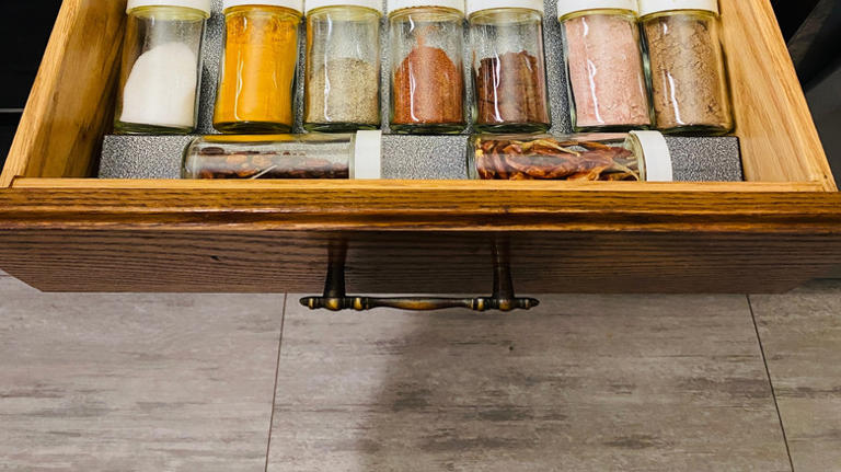 Why people are putting cinnamon in their mop water (and if you should too)