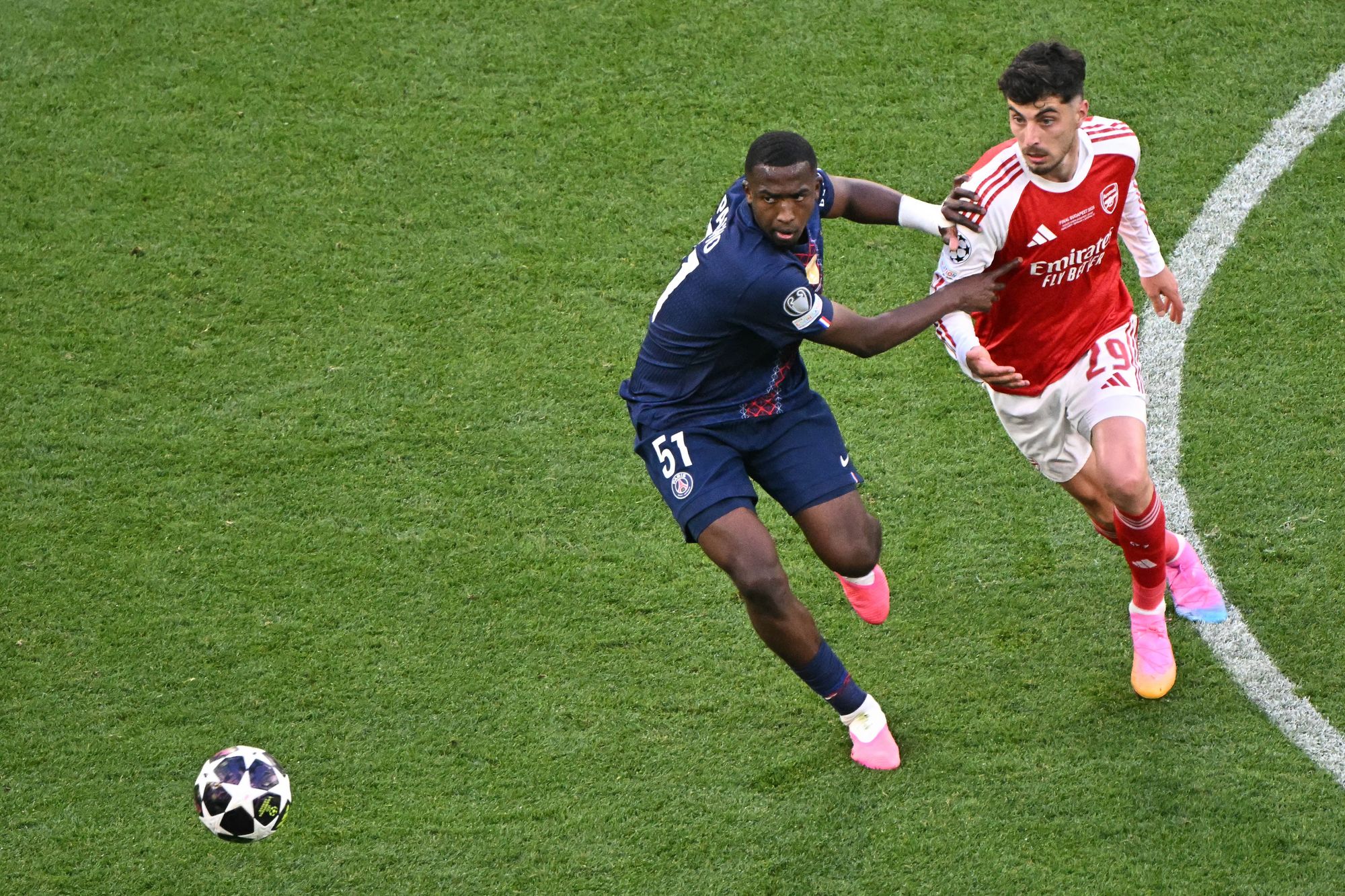 PSG 1-1 Arsenal: Penalty heartbreak for Gunners in Budapest - Live