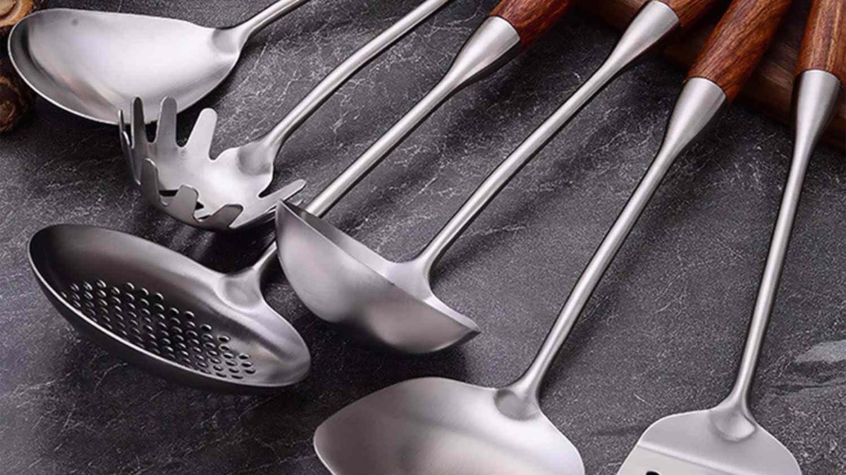 4 non-toxic kitchen swaps to instantly replace dangerous black plastic ...