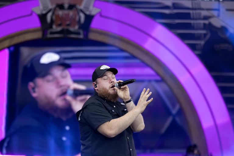 Country star Luke Combs dodges storms to pour it on at Montreal concert