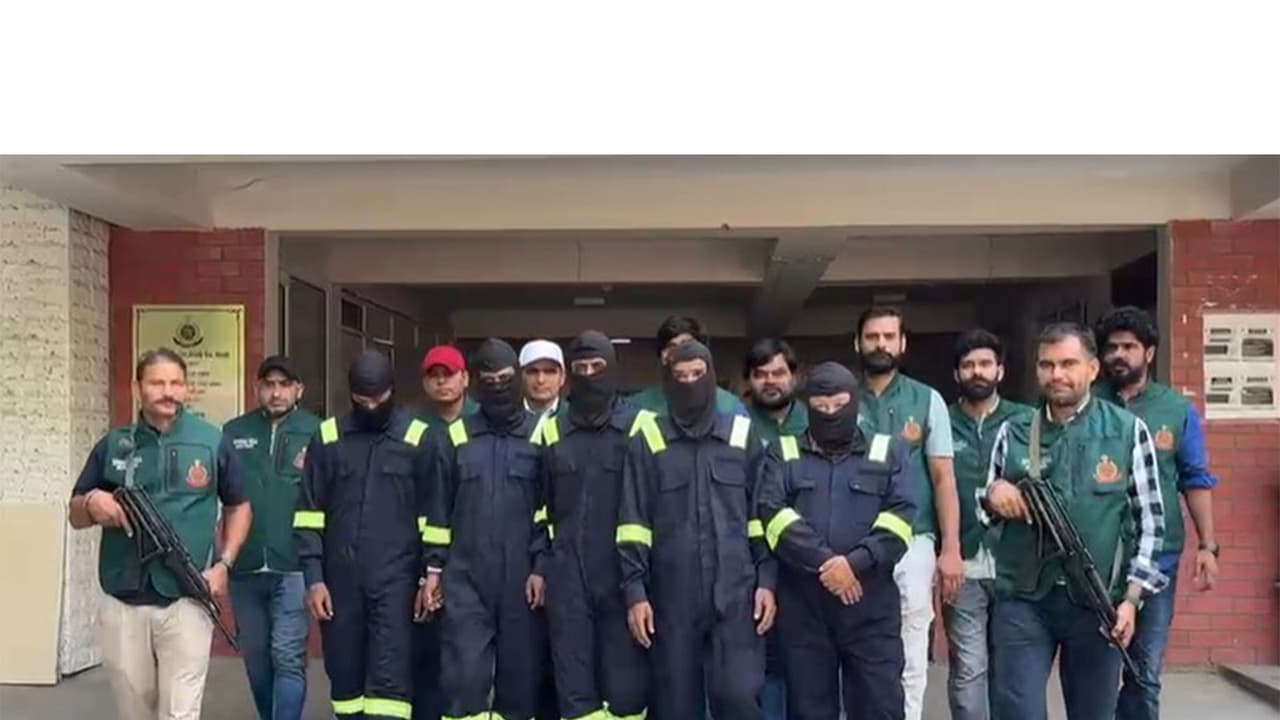 Delhi Police bust ISI-Dawood terror module, 9 arrested with arms