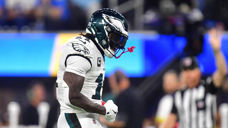 These realistic Chiefs trades would vault Kansas City past the rival ...