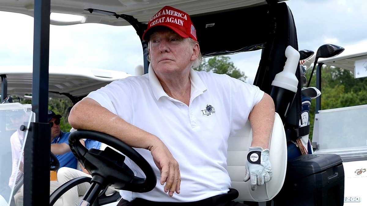 Trump's weekend golf trip begins with unannounced departure