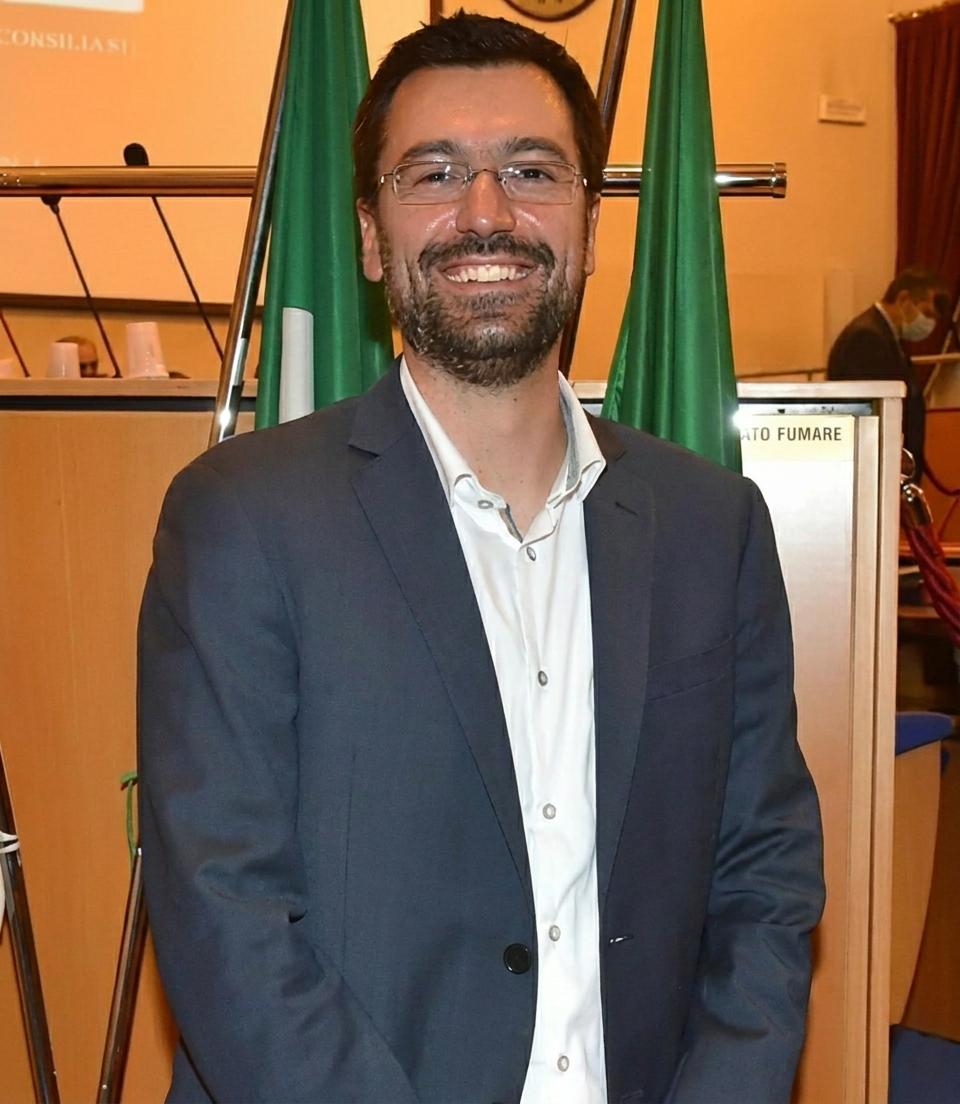Dopo l'apparentamento tra Almici e Toia, a Legnano Radice decide di ...