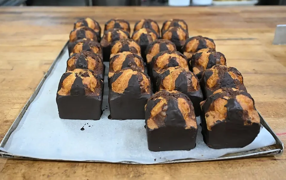 Marble cake magic for home bakers