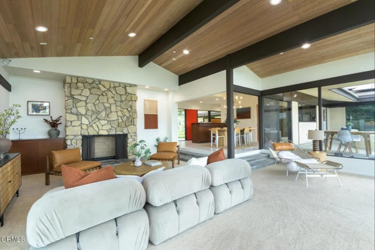 Remarkable Buff, Smith & Hensman home that survived the Eaton Fire hits ...