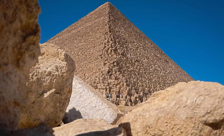 Scientists reveal the hidden system that helped the Great Pyramid ...