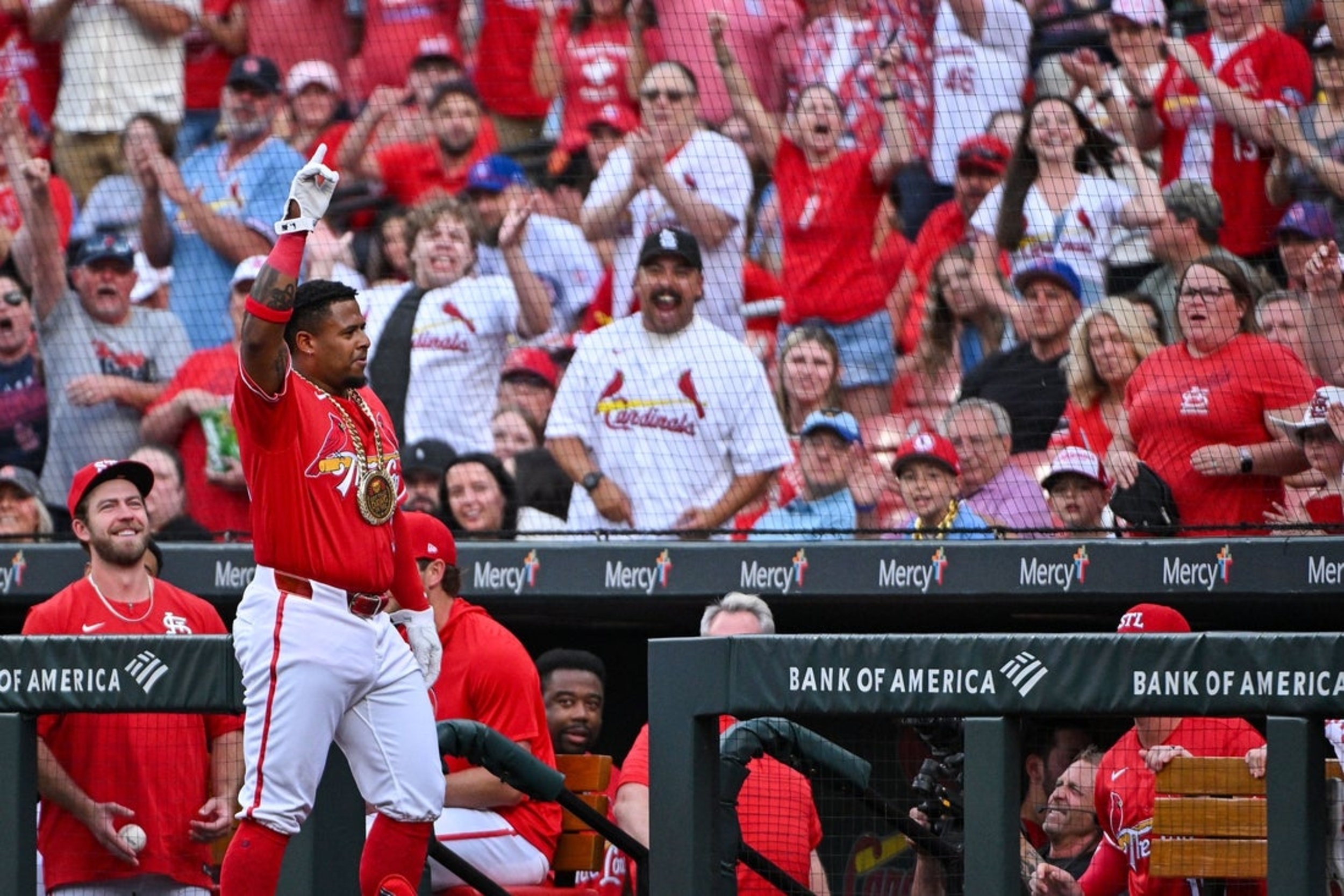 Cardinals pursue another power surge against cold Cubs