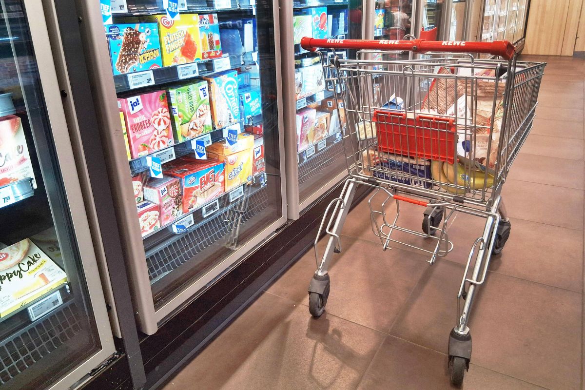Rewe in der Kritik! Kunden sollten bei diesem Eis zweimal hinschauen
