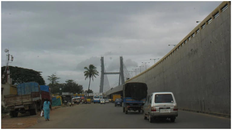 Bengaluru: Lowry under bridge in KR Puram closed for railway work ...