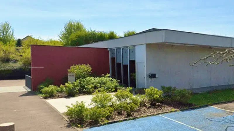 Un petit flacon dans le cercueil, et le crématorium s'emballe