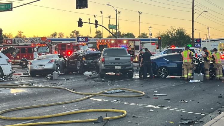 8 people hospitalized following crash involving 6 vehicles in Phoenix