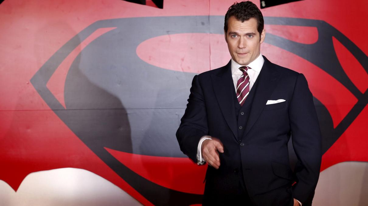¿Henry Cavill víctima de la maldición de Superman? Así luce hoy el actor
