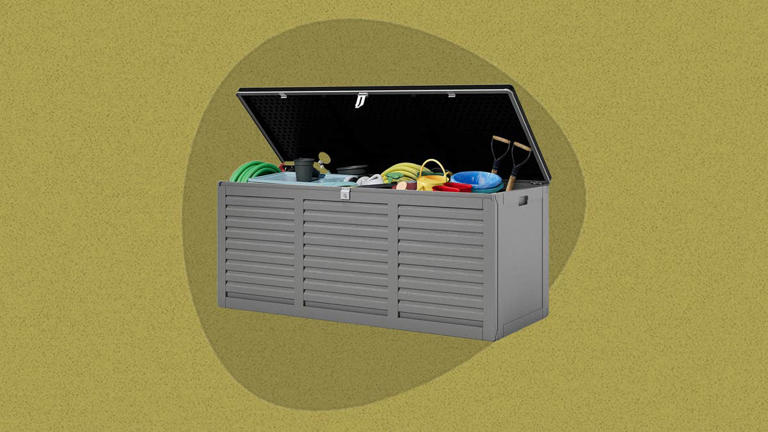 Segmart's 130-gallon deck box is a Walmart bestseller, but it's 50% off ...