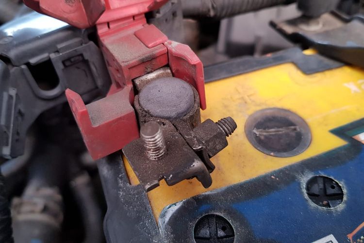 Ternyata Ini Biang Keladi Penyebab di Kutub Aki Mobil Bekas Ada Serbuk ...