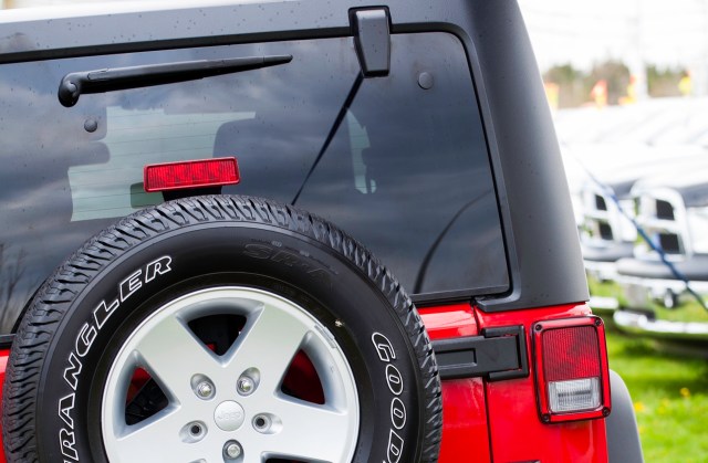 Stellantis launches twin recalls after rearview camera defects hit Jeep ...