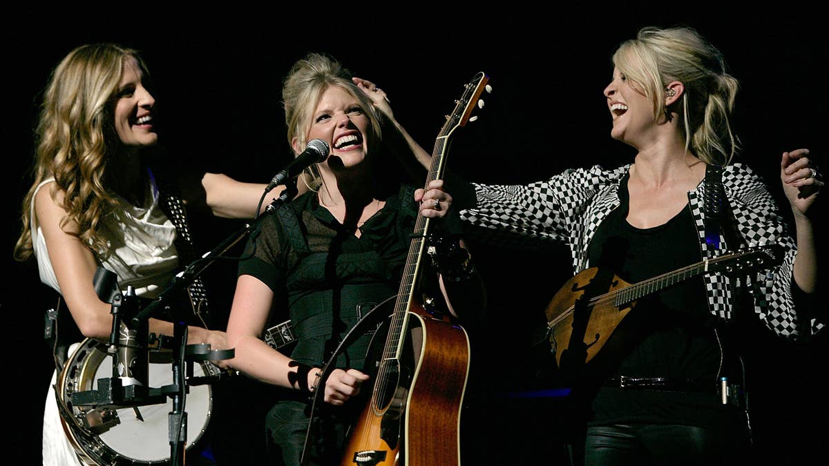 Songwriter Susan Gibson reveals cut third verse of 'Wide Open Spaces'