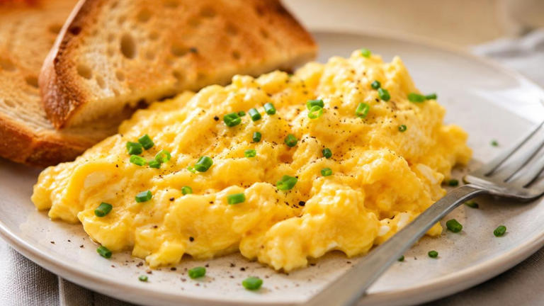 Are you ruining your scrambled eggs without realizing it? Chefs say ...