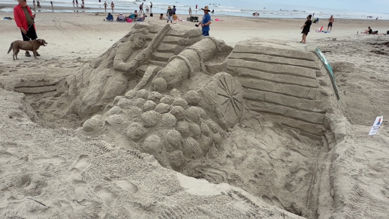 Piccolo Spoleto sand sculpting competition Saturday: Gallery