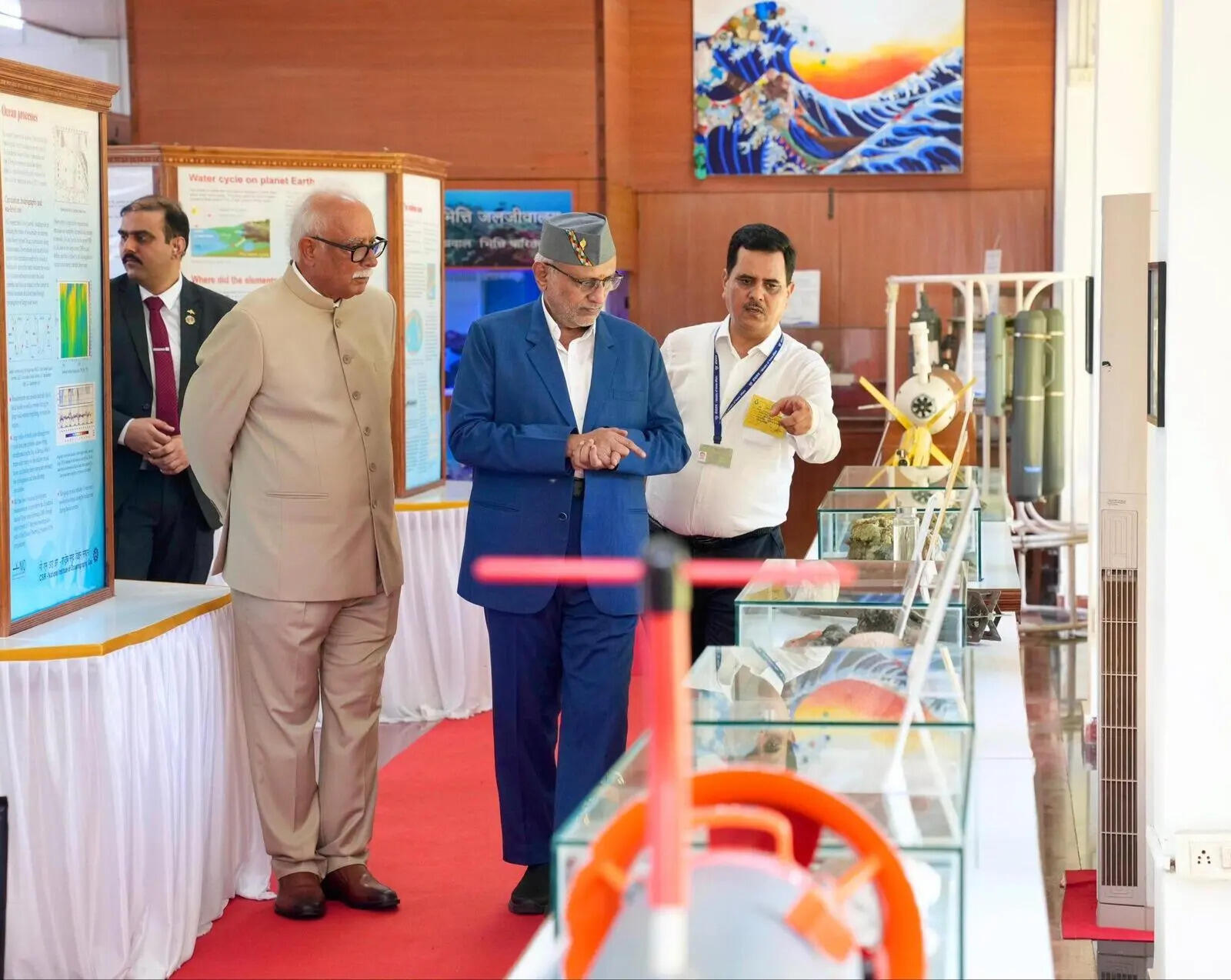 Ocean a living ecosystem to be protected: Vice President