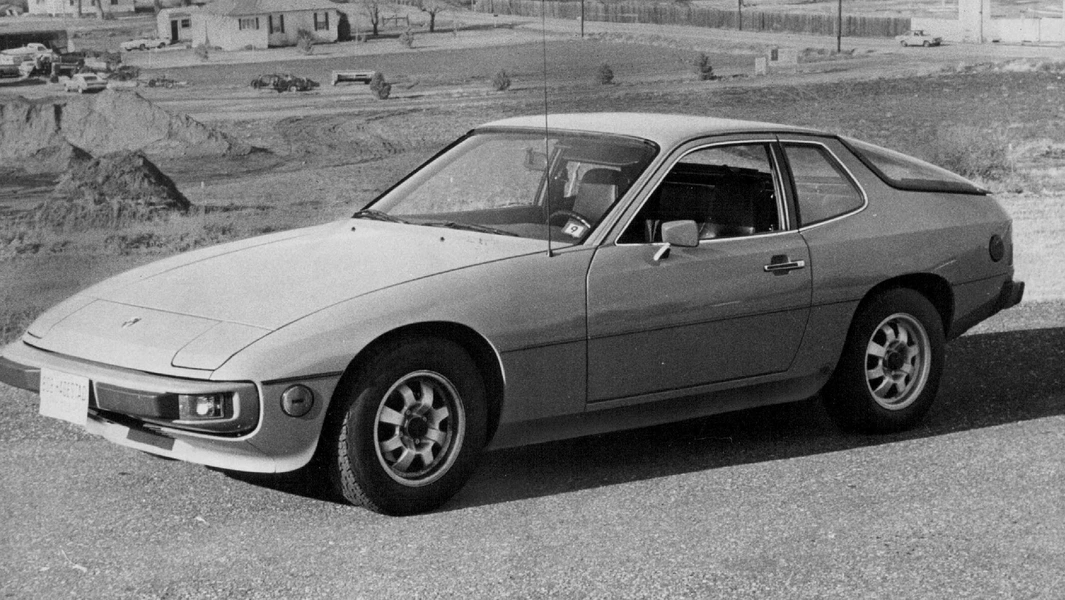 Rare Porsche 928 GTS sells for $275,575 in online auction