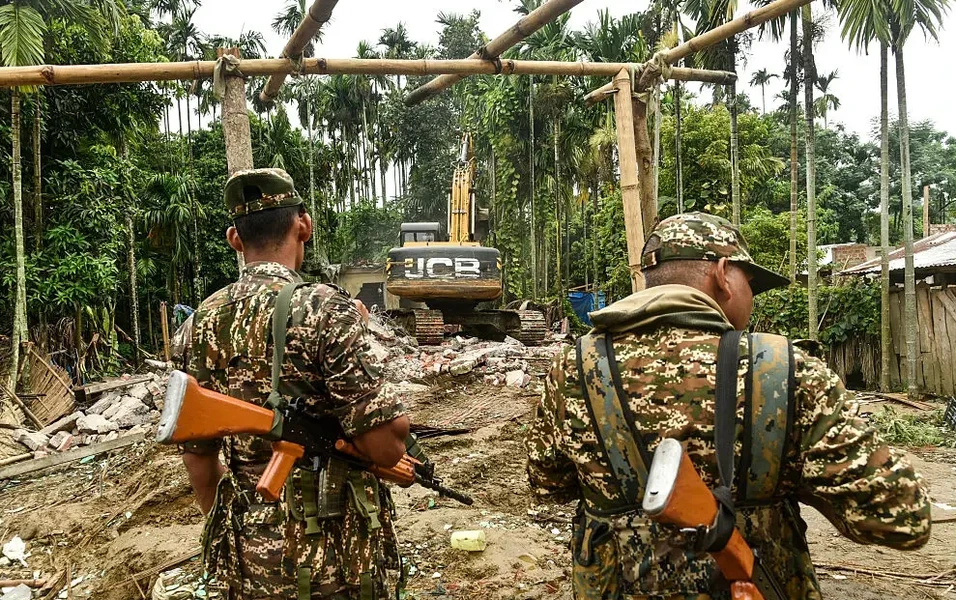 Shah orders demolition of illegal border structures amid security push