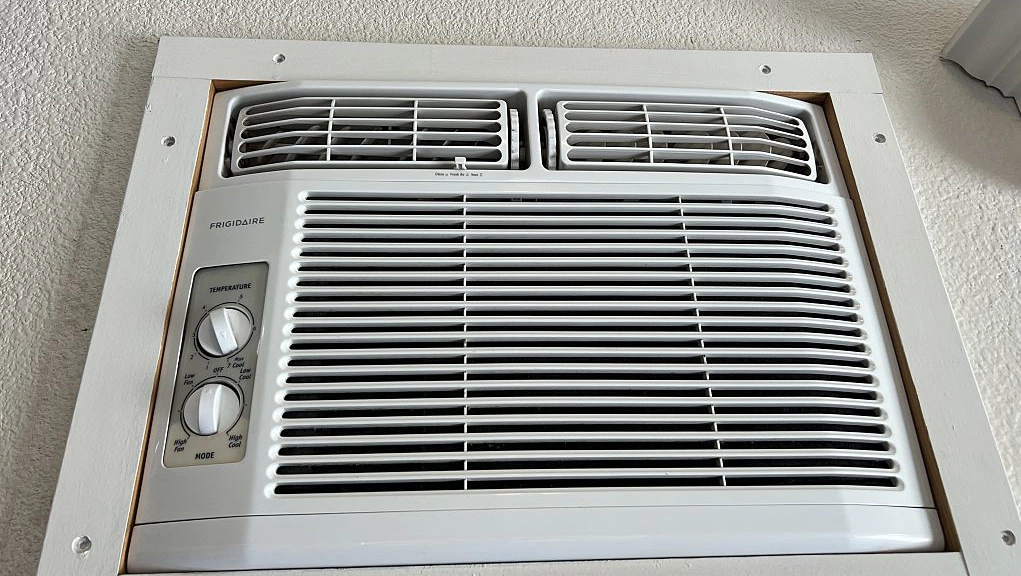 Viral taxi AC hack sparks safety concerns amid heatwave