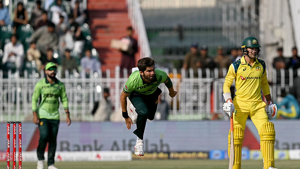 Minhas’s record debut inspires Pakistan’s ODI win over Australia