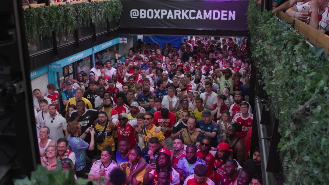 La détresse des fans d'Arsenal après la défaite aux tirs au but contre ...