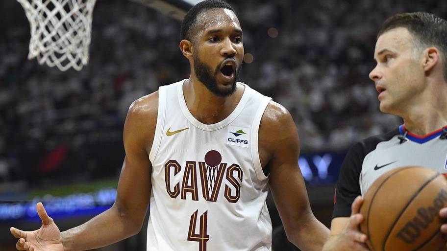 Koby Altman just broke Cavs Twitter with weird reaction to Evan Mobley ...