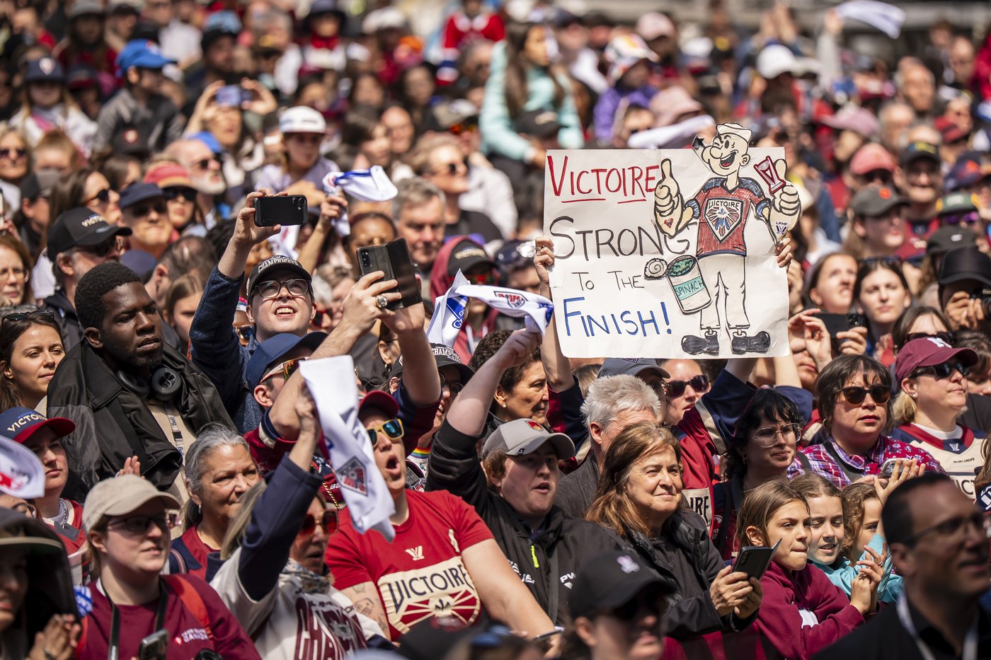 ‘So much love’: Montreal Victoire celebrate cup win with parade, beers ...