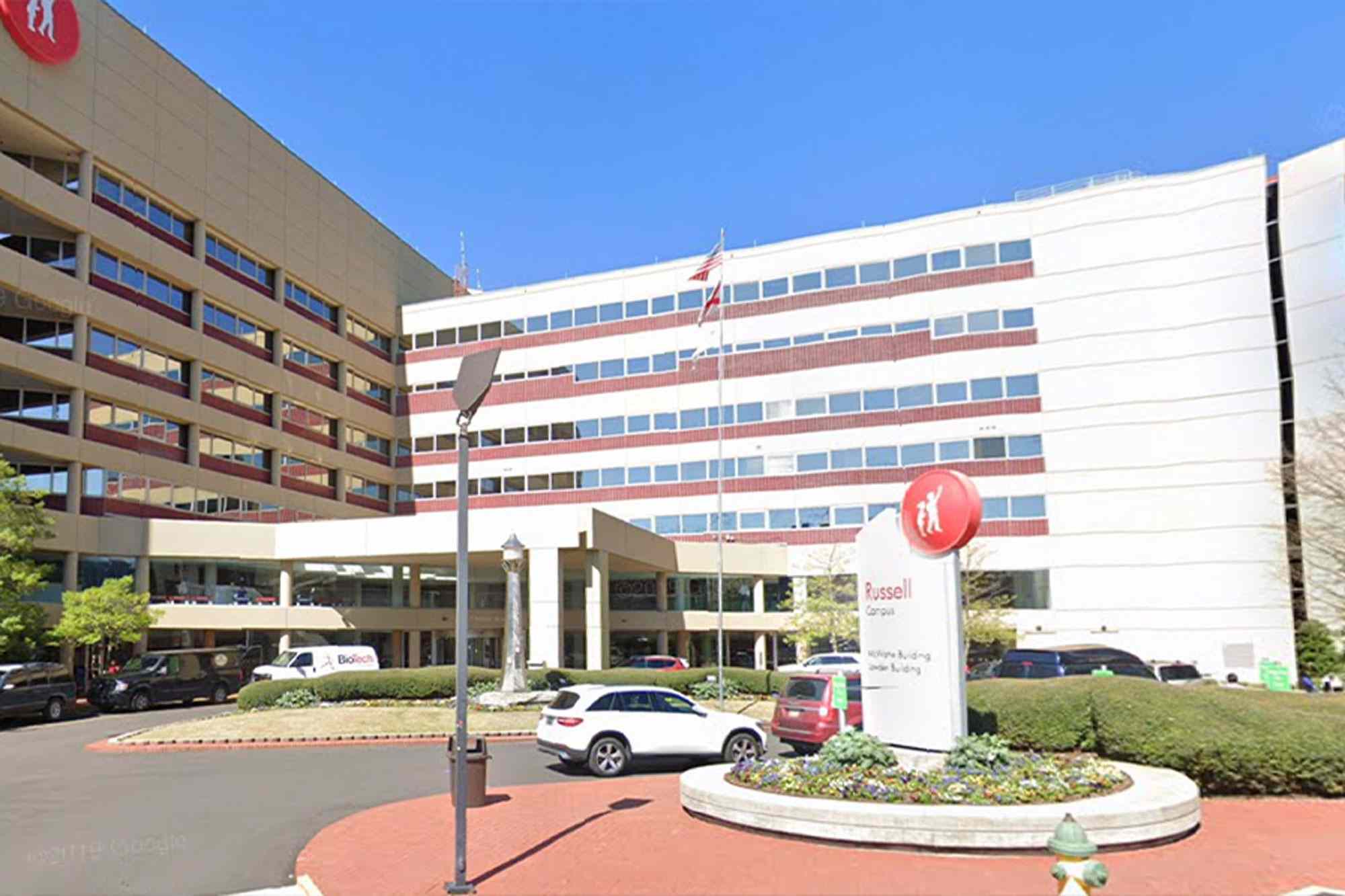 Alabama nurse, 19, dies after collapsing at the children’s hospital ...