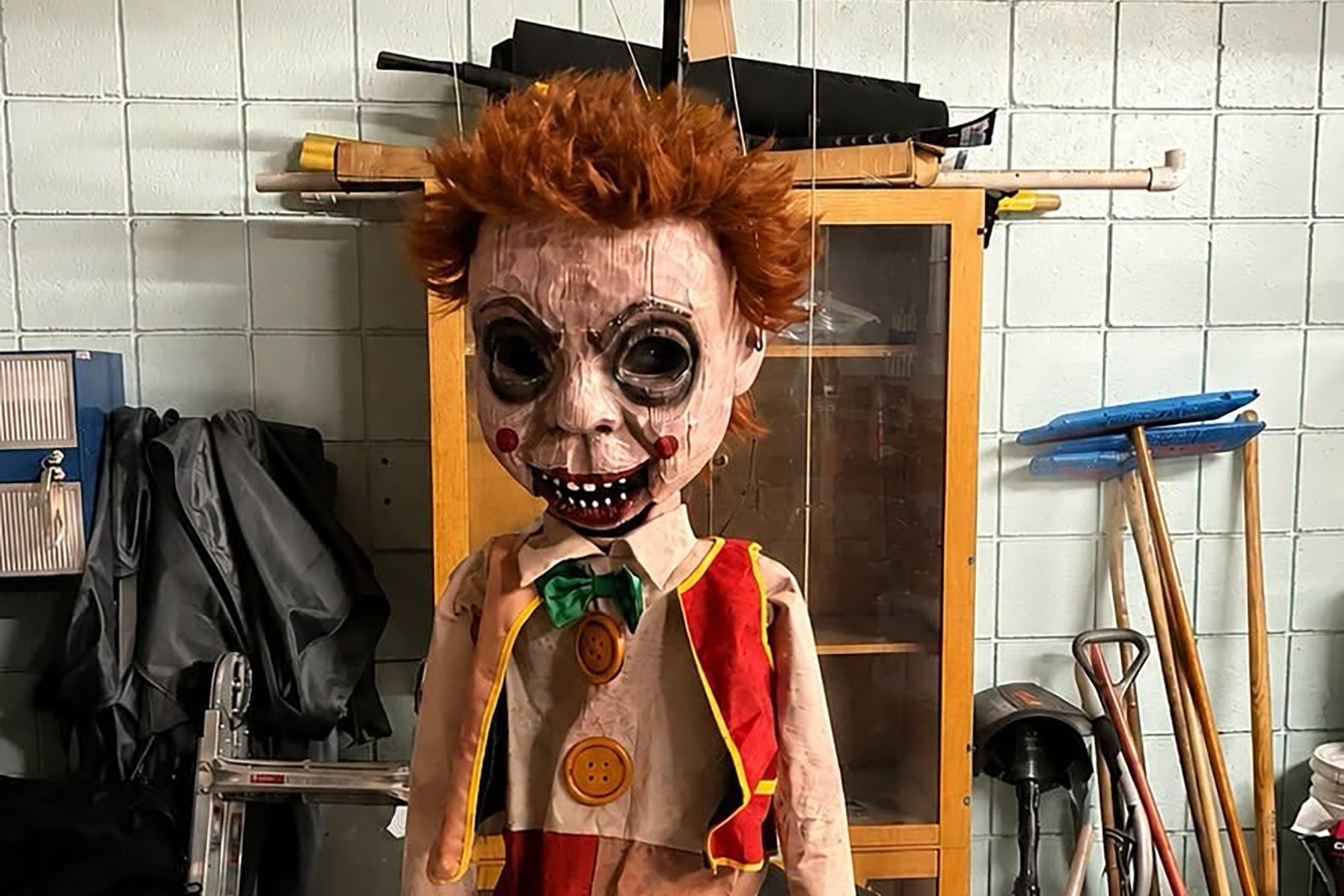 Creepy-looking giant Halloween puppet reunited with owner after ending ...