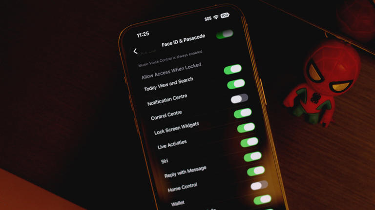 What's the line below the battery icon on your iPhone lock screen for?