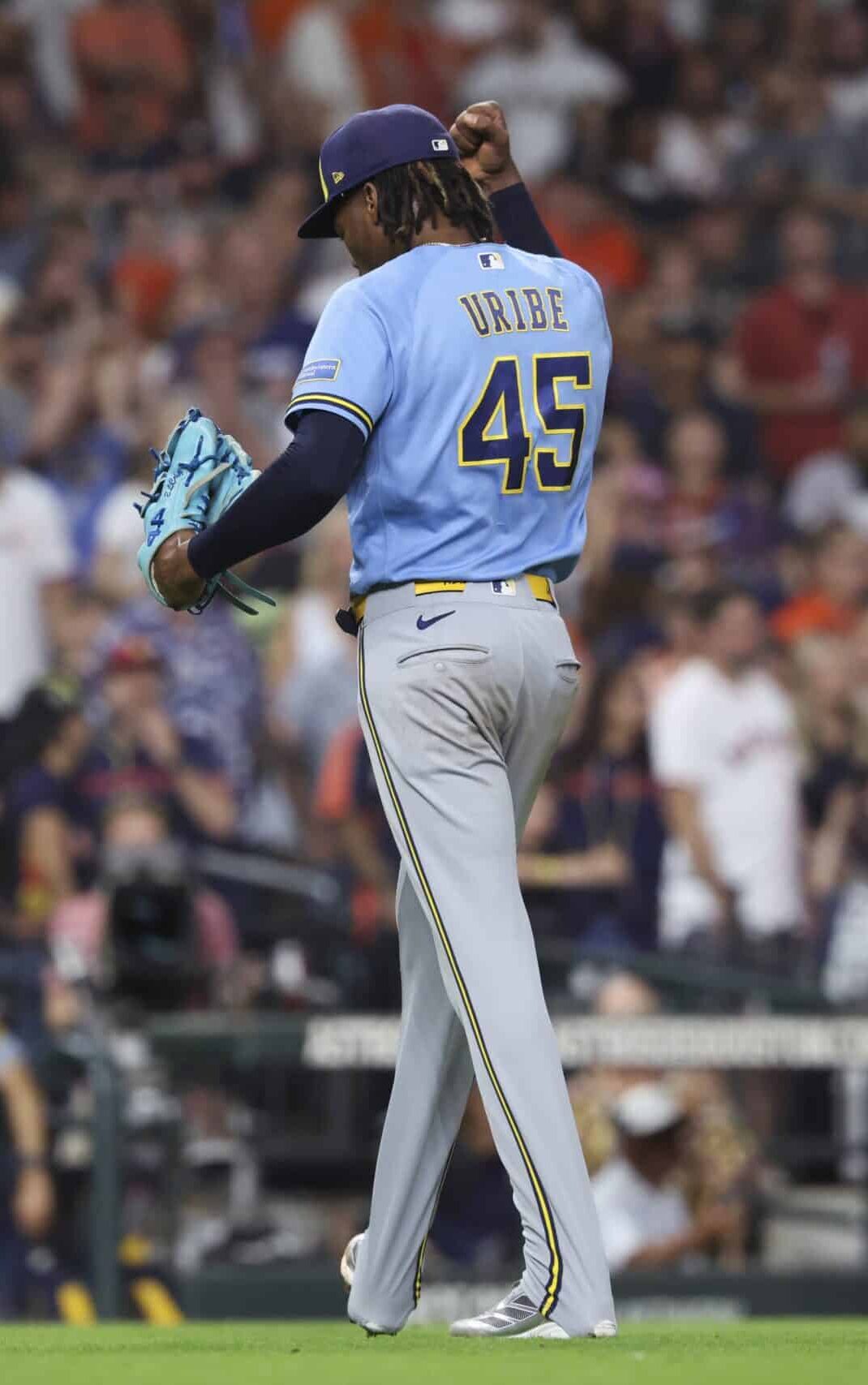 Milwaukee Brewers: Pat Murphy praises Abner Uribe amid controversial ...