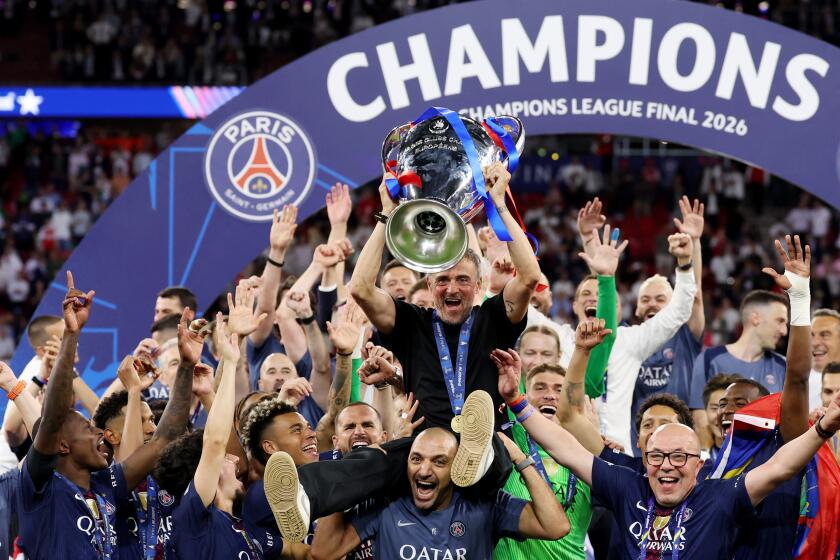 Paris Saint-Germain defeats Arsenal to successfully defend its ...