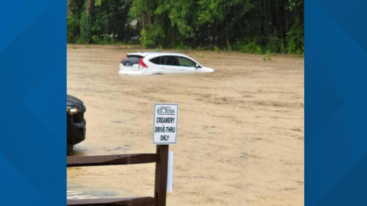 Cars stranded, restaurants closed due to widespread flooding in Union ...