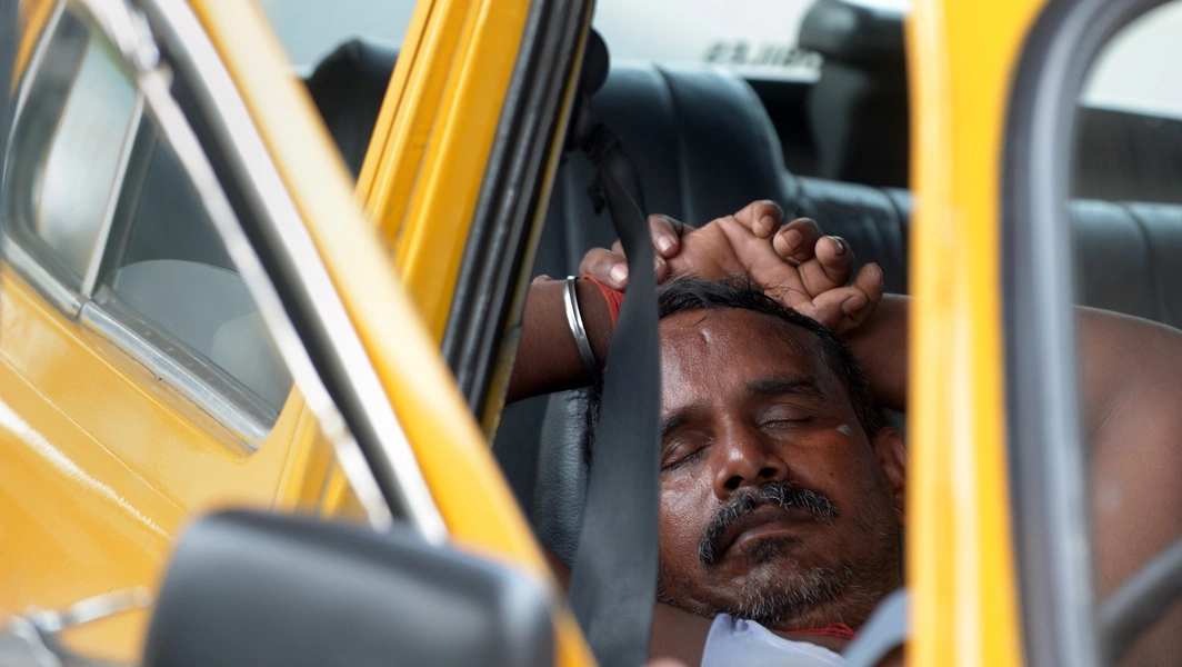 Viral taxi AC hack sparks safety concerns amid heatwave