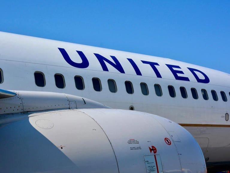 Passenger tried to breach cockpit on Minneapolis-bound flight: Reports