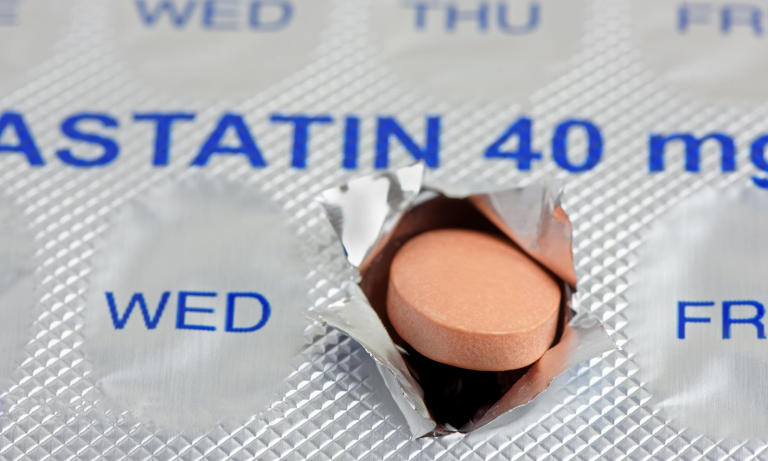 Healthy people 'should be treated with statins to slash heart attacks ...