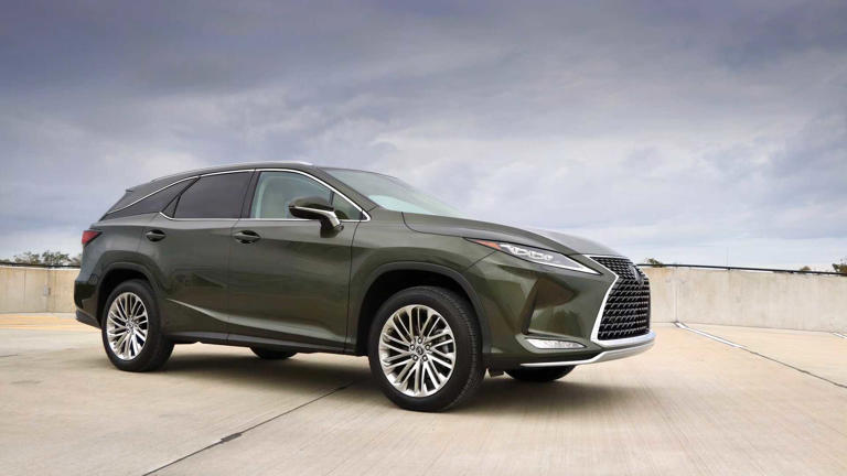 Why buying a four-year-old Lexus RX 350 for this reason alone makes ...