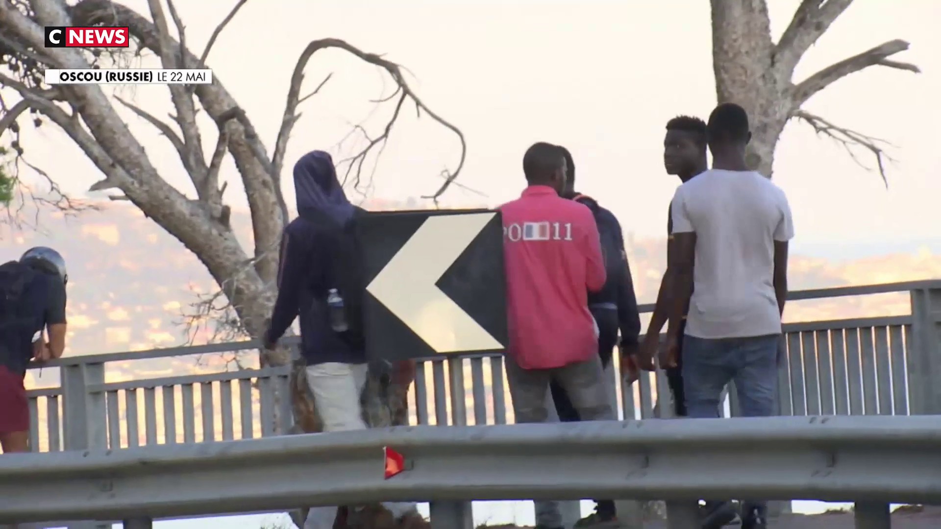 Immigration : les « hubs de retour », un sujet tabou en France