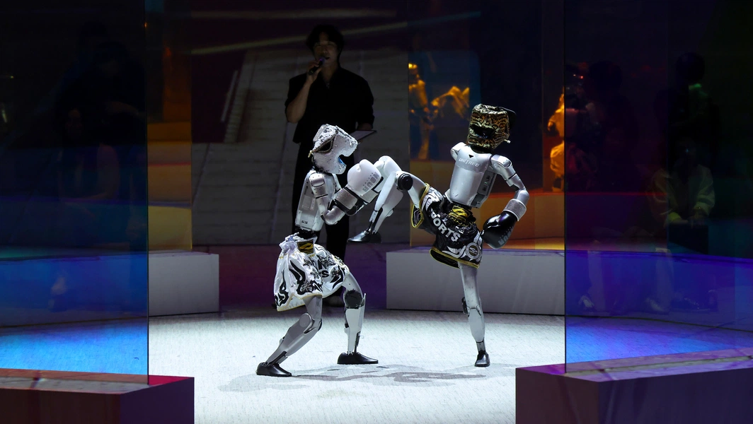 Seoul's humanoid runway show signals shift in fashion's future