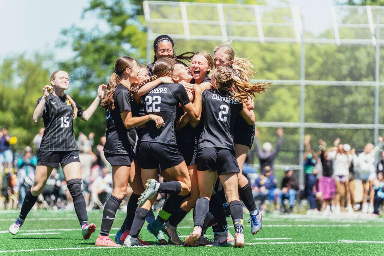 Dow girls edge TCW in district final