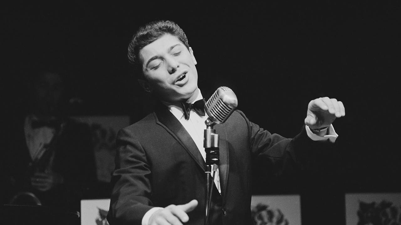 Paul Anka recounts the 'dark and bleak' life under communism as he ...