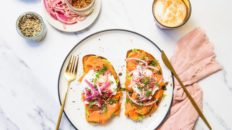 Smoked salmon breakfast toast recipe