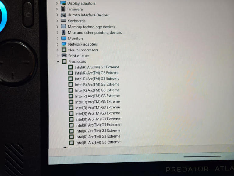 Intel Arc G搭載、Acerの8型ゲーム機「Predator Atlas 8」