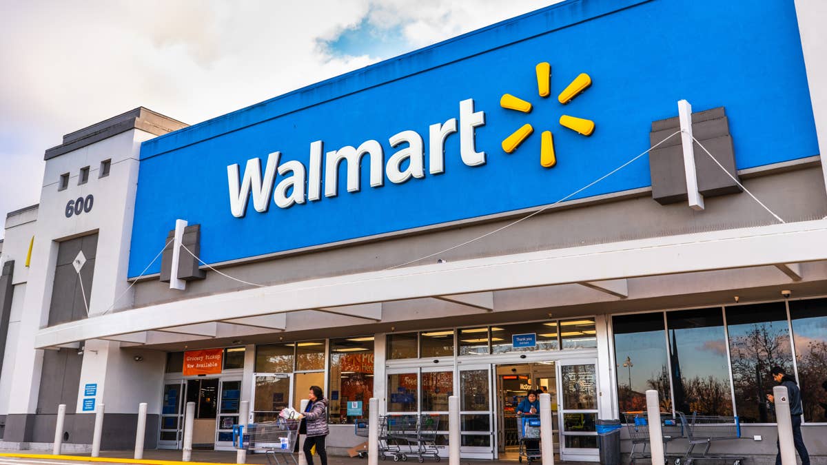 Walmart’s bestselling 4-pack of under-bed storage bags is on sale for ...
