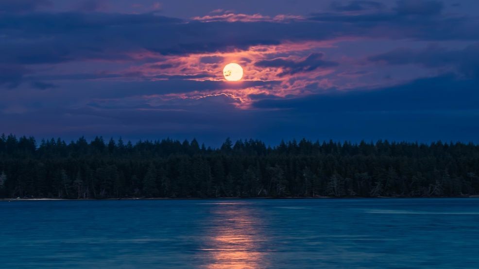 Saturday’s micromoon will be the farthest, smallest and dimmest of the ...